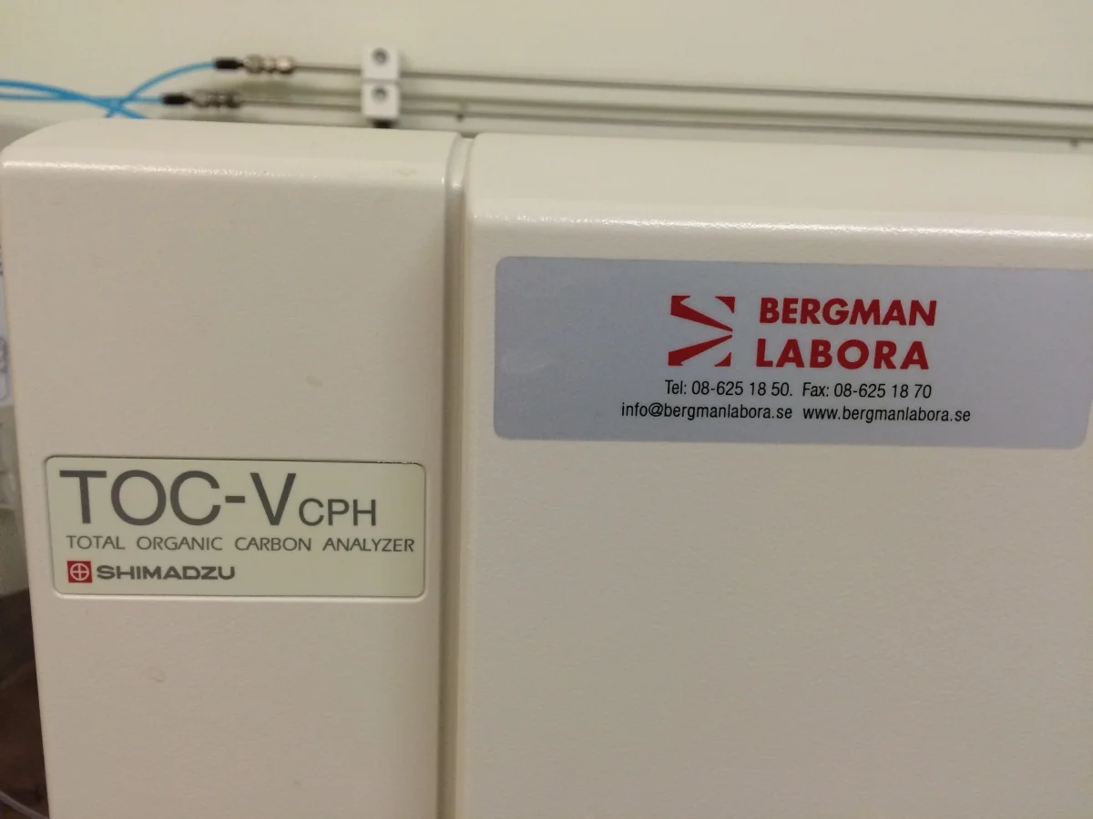 Shimadzu Total Organic Carbon Analyzer (TOC-VCPH) and Shimadzu ASI-V ...