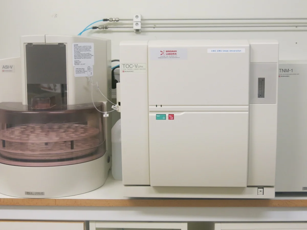 Shimadzu Total Organic Carbon Analyzer (TOC-VCPH) and Shimadzu ASI-V Autosampler — Climate ...