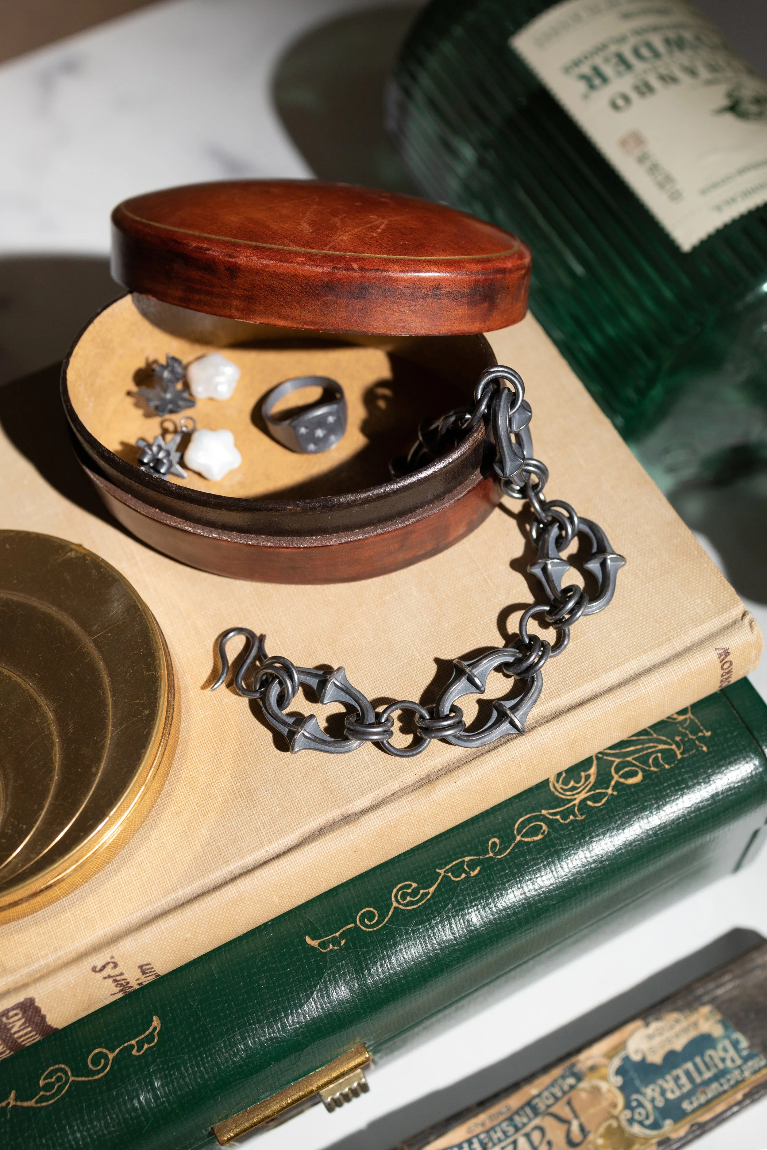 Erica Bello - contemporary jewelry