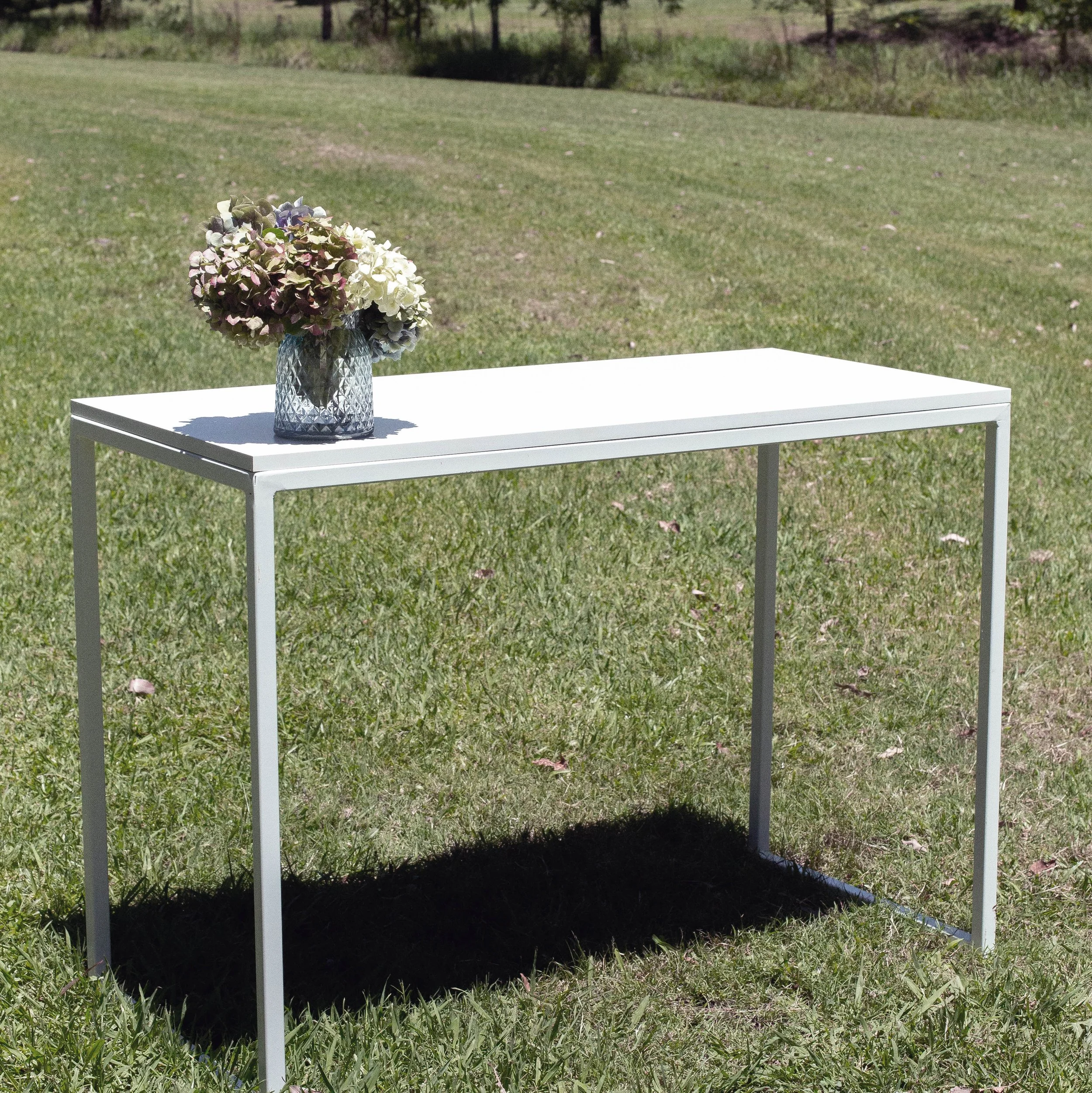 LoveSick Weddings - WHITE SIGNING TABLE