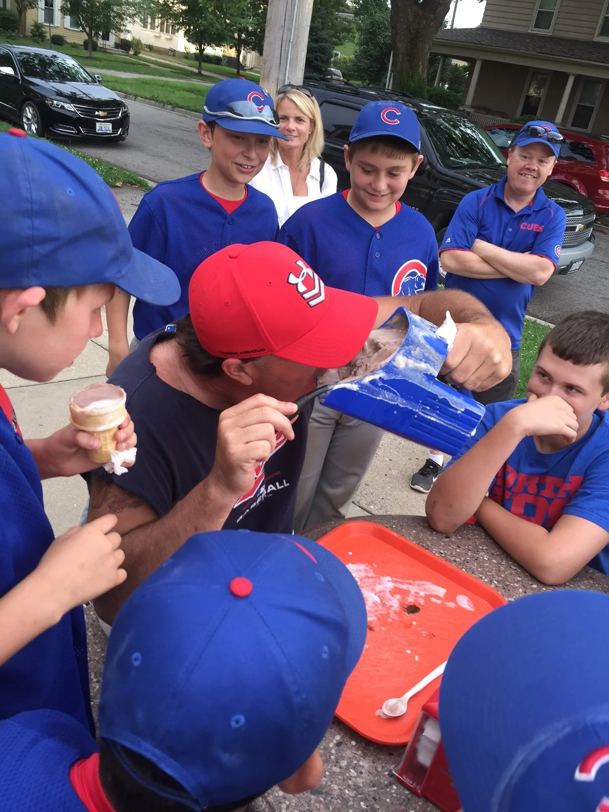 Tone's Cones & Scoops Я Us