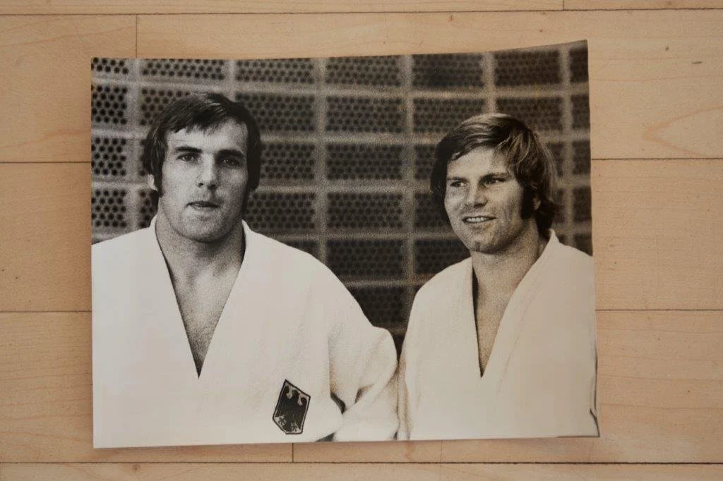 Der große Blonde mit dem schnellen Schulterwurf — GUSTL MAGAZIN