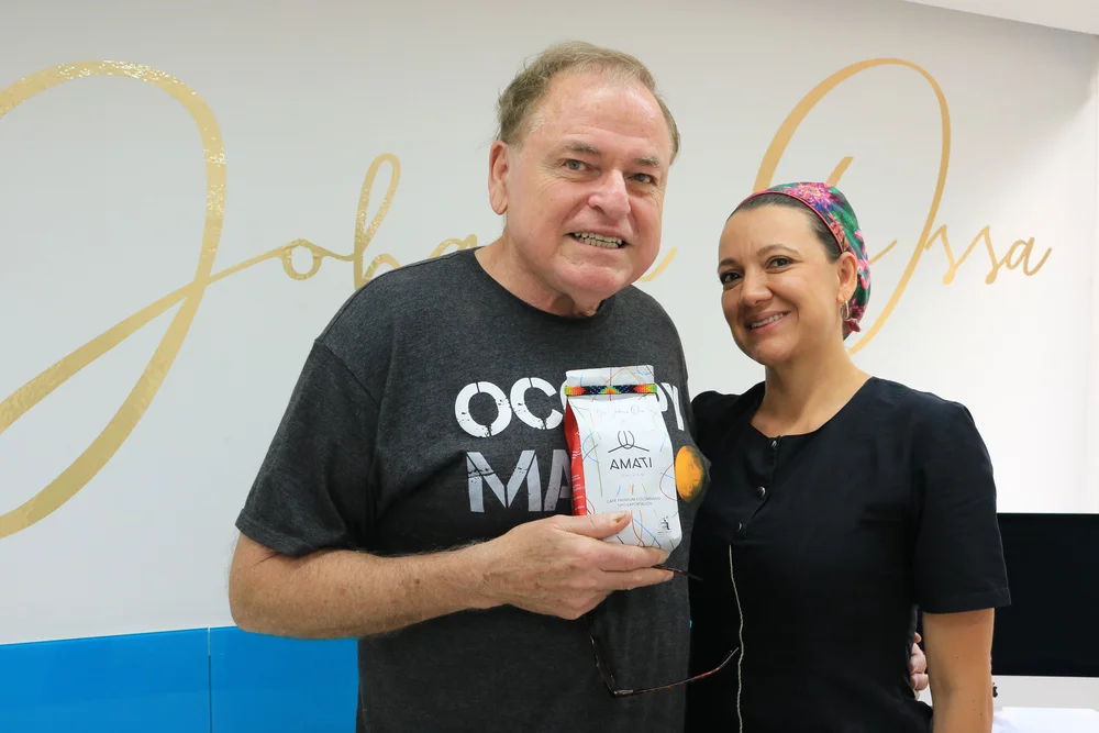 How much does teeth whitening in Medellin cost? - Dental Tourism Colombia