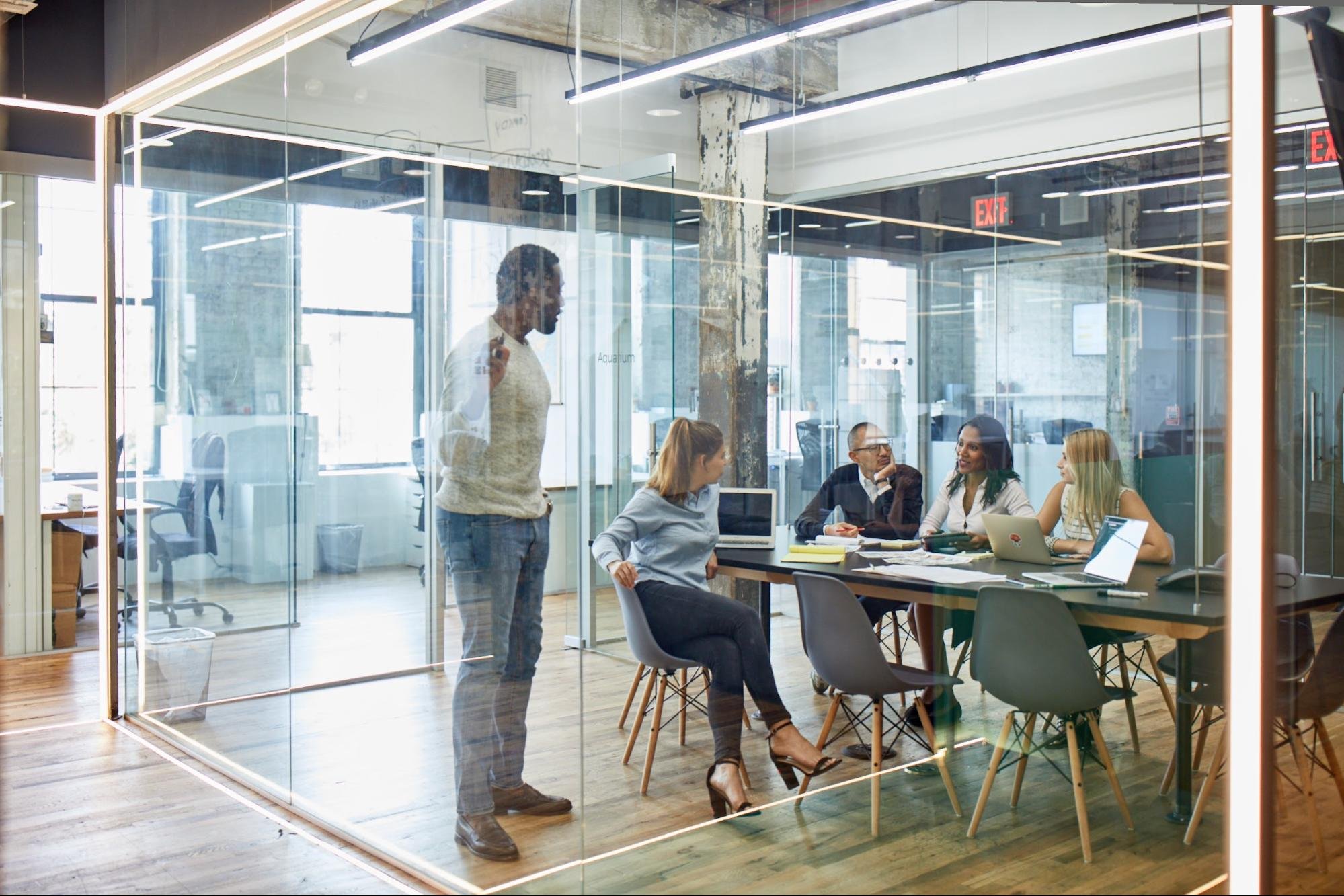 Hot Desking Vs. Hoteling: Benefits And Drawbacks Of Each - Bond Collective