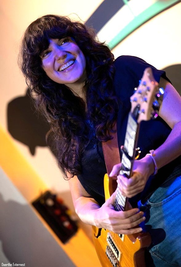 Singer-Songwriters in the Round: The Stories Behind the Songs — The ...