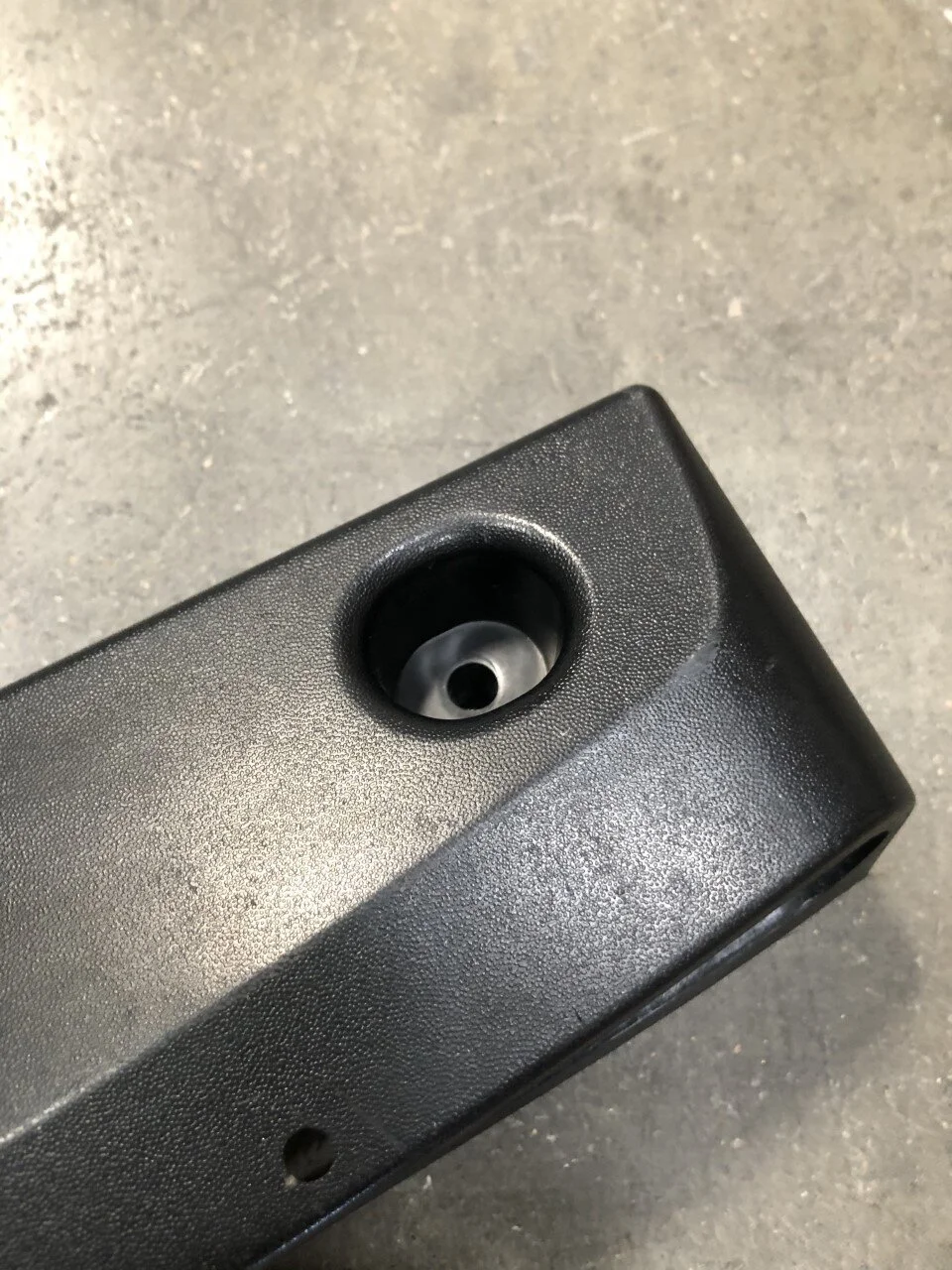 Used Plastic CHMSL-Lamp Bracket, A117M0076 — InoKinetic