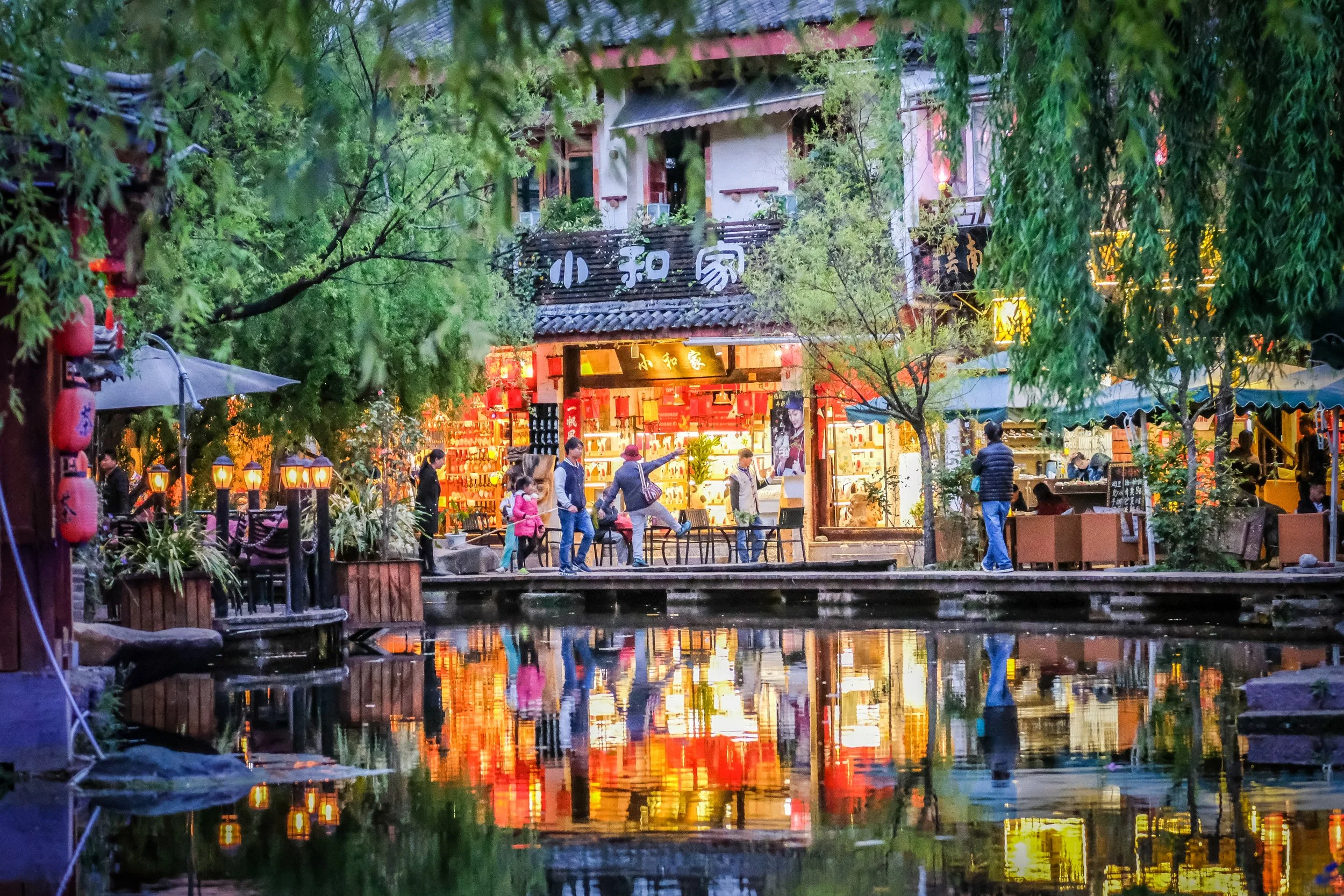 Into the Chinese Wal-Mart: A Travel Writer’s Descent Into China’s Weird ...