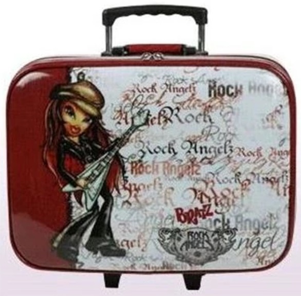 Doll Organizers | Bratz 2005 — LookinBratz.com — A Virtual Bratz Bible!