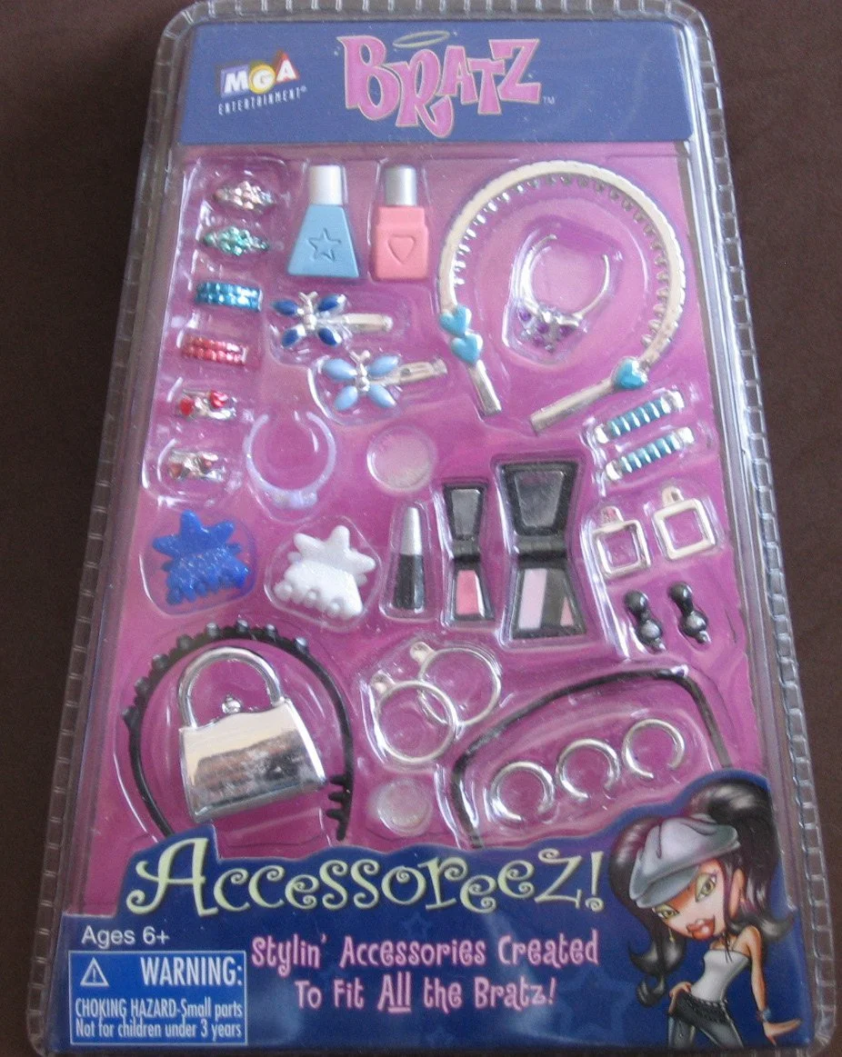 Fashion Packs | Bratz 2004 — LookinBratz.com — The Bratz Bible!