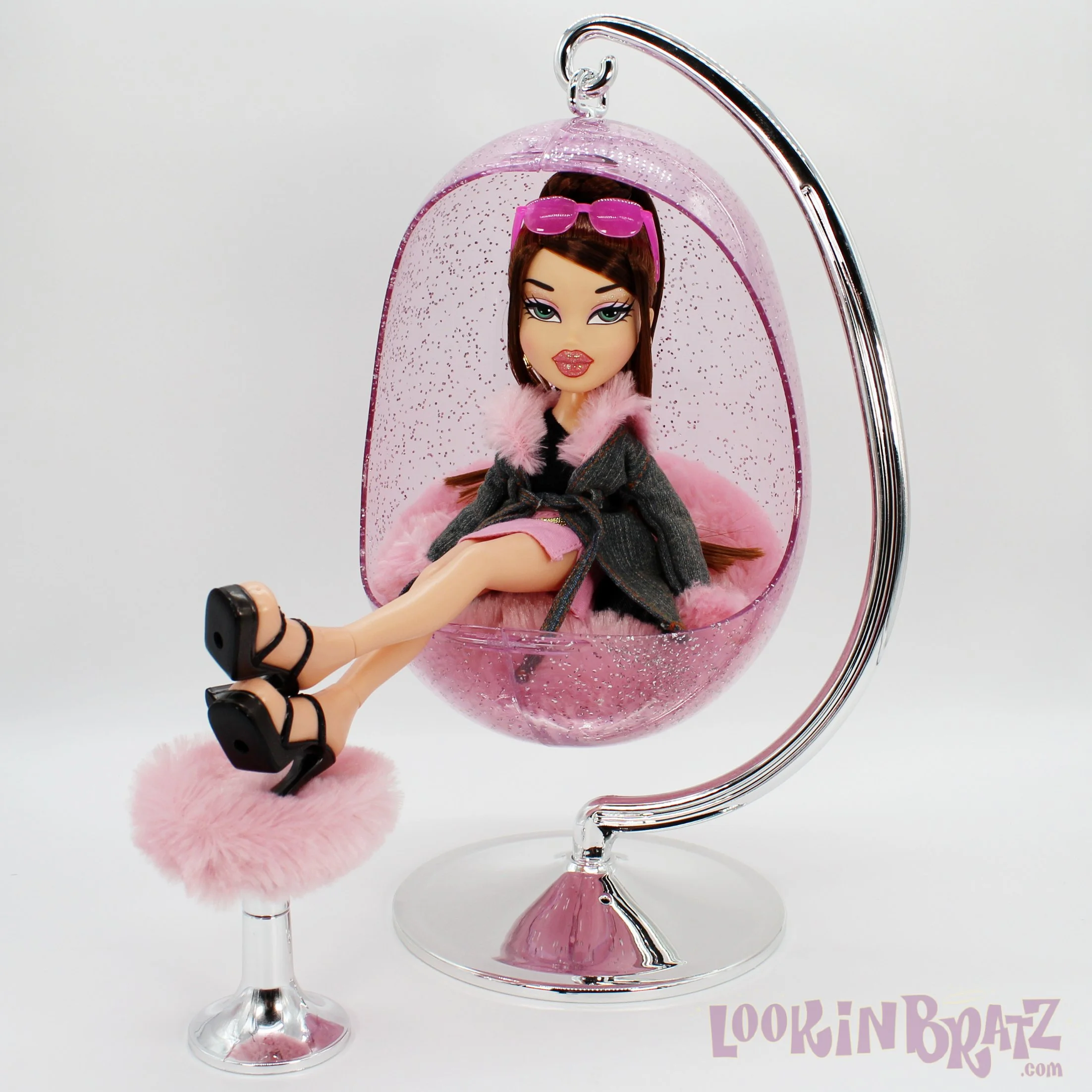Bratz Series 3 and Funky Fashion Furniture Retro-Swing Chair: A Lookin ...
