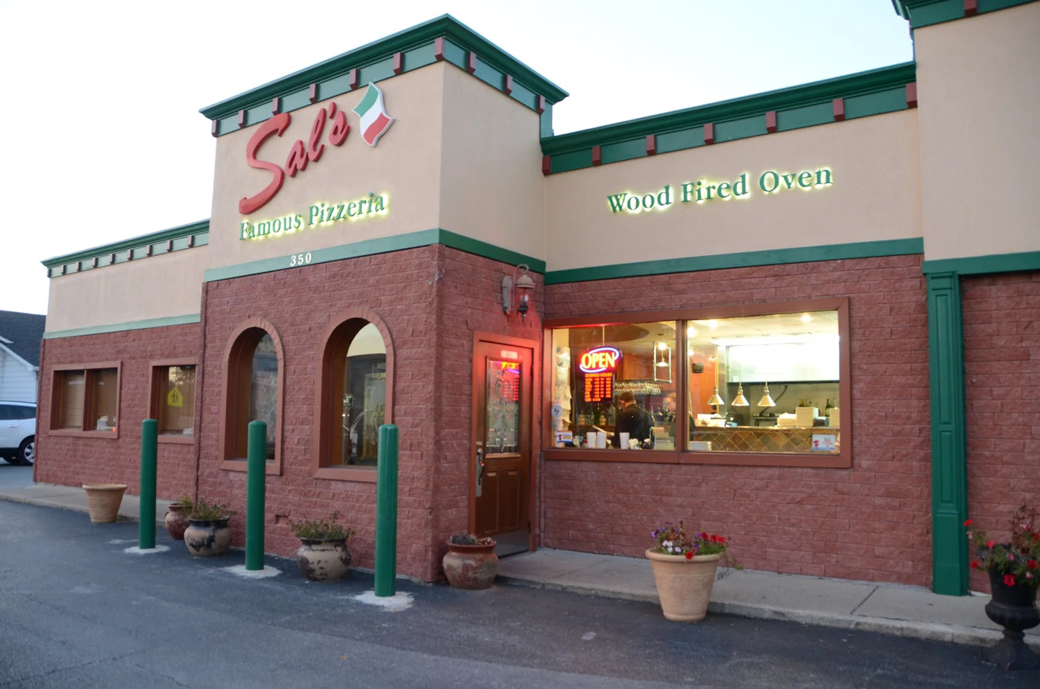 Sal's Famous Pizzeria