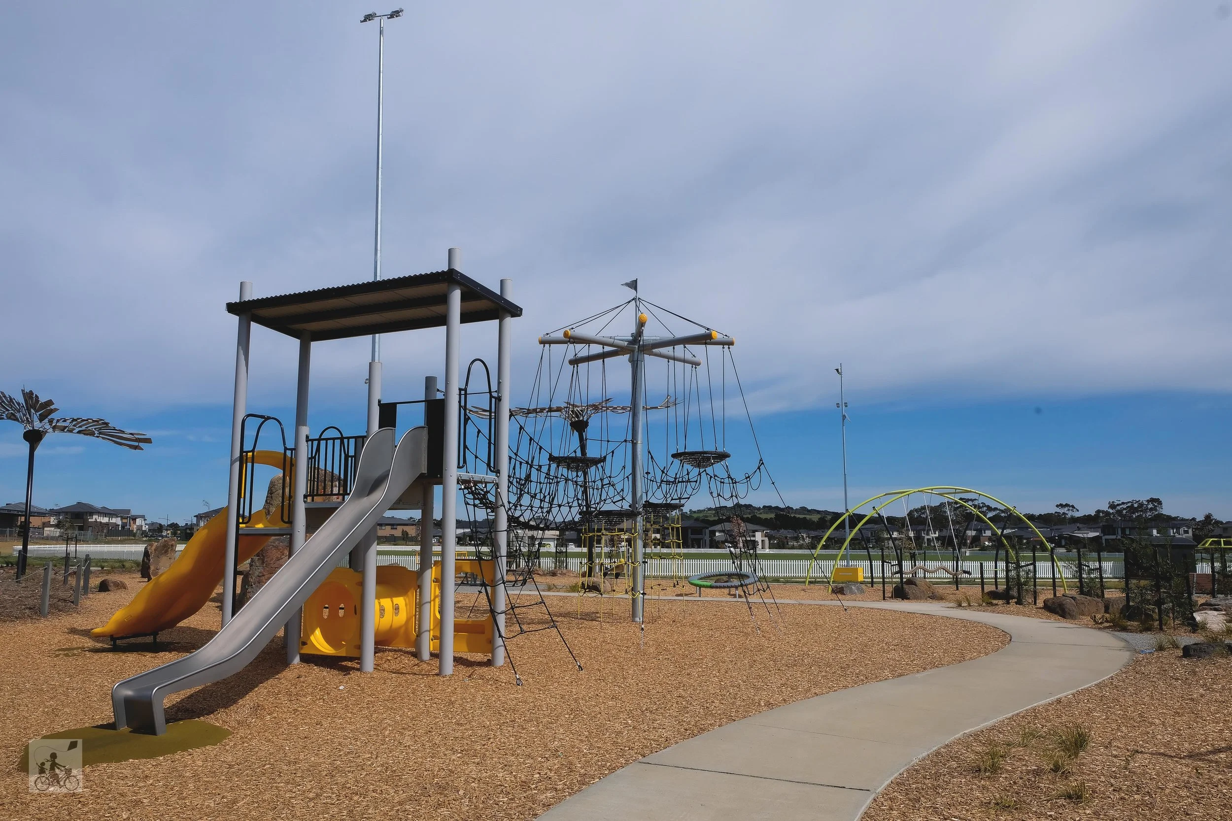 aston fields playground, craigieburn — mamma knows north