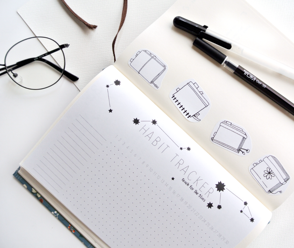 Bullet Journal: Monthly Progress & Minimalist Doodles — Evelyne Park | Art