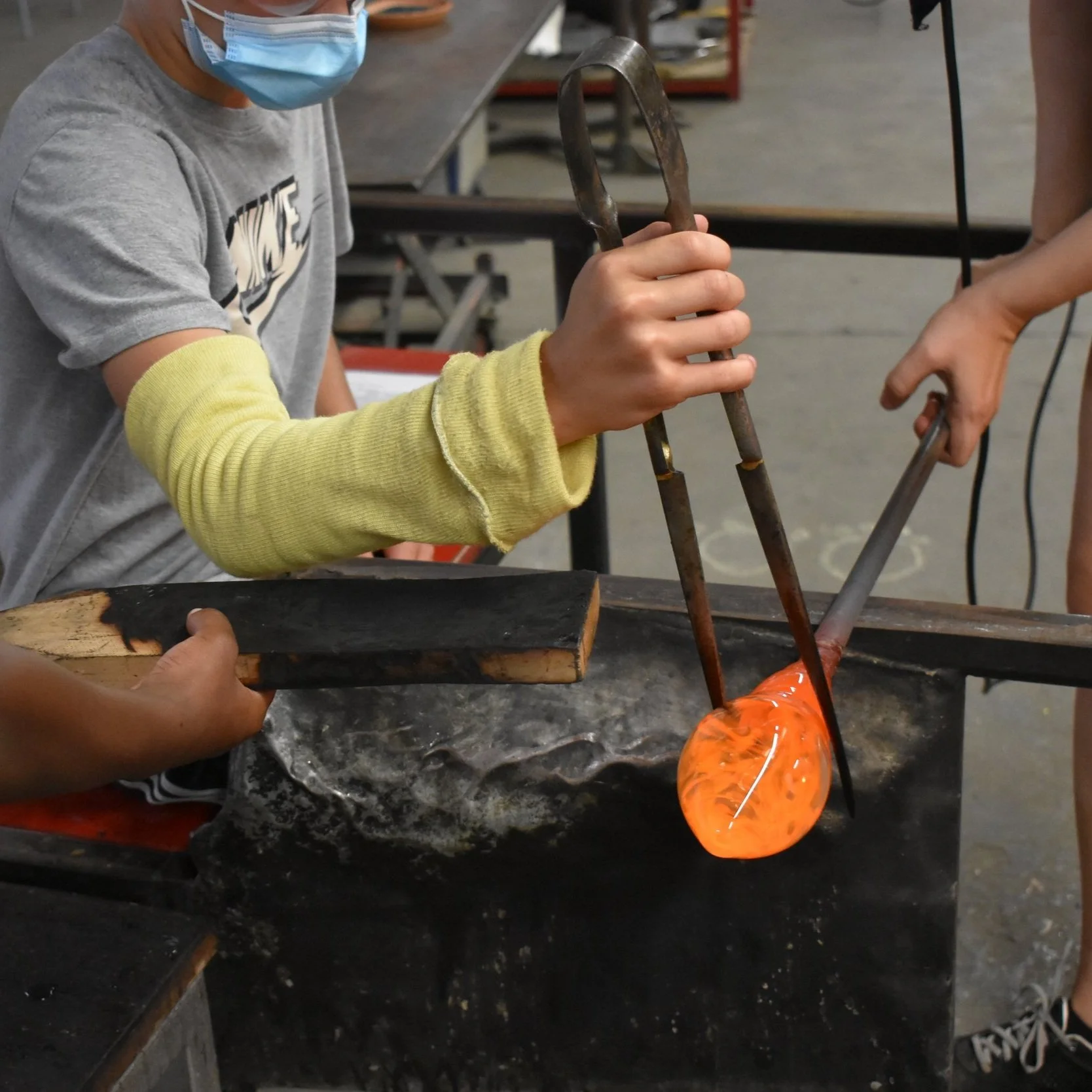 Youth and Teen Glass Art Summer Camps in Minneapolis, MN