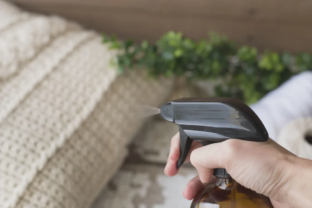 A Simple Recipe for Non-Toxic Yarn Refresher Spray — Megmade with Love