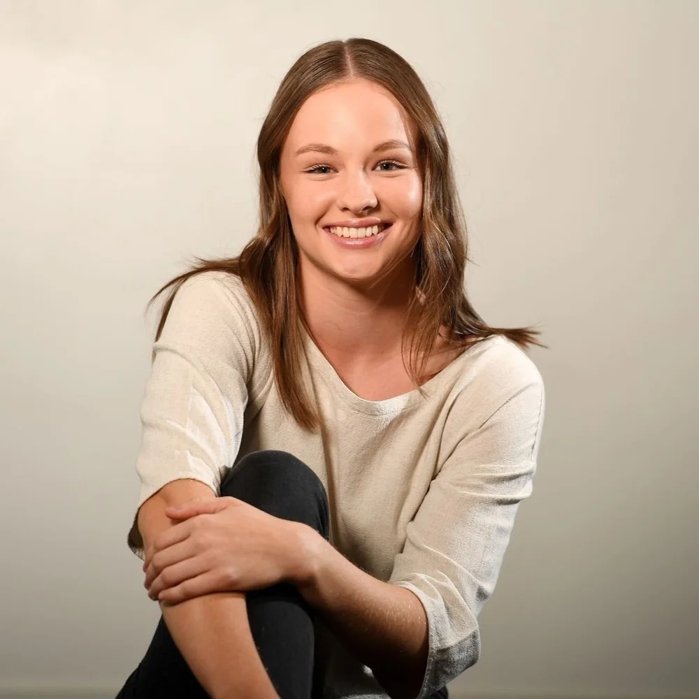 Female — SIA Model Management