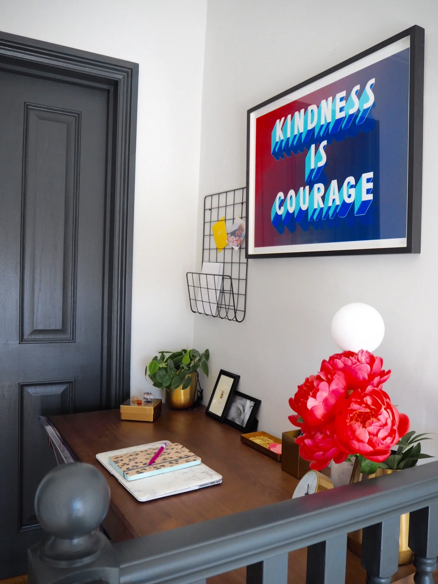 Analyse this: My new office reveal and what my desk says about me ...