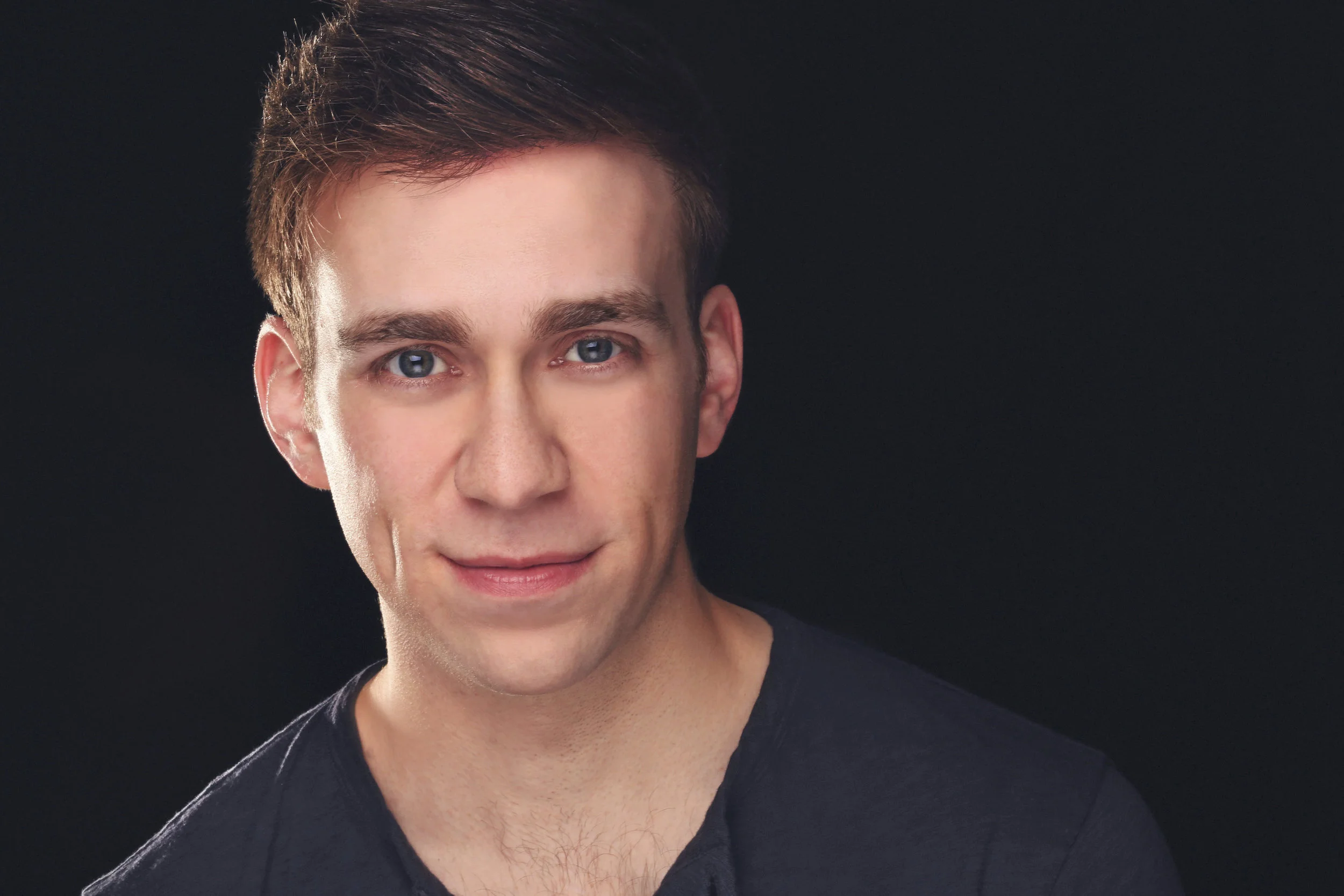 Headshot/Resume — Evan Maltby