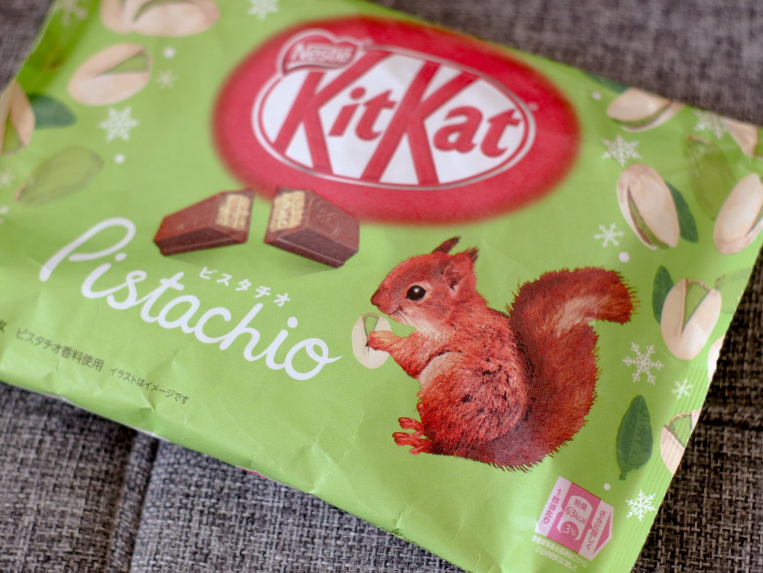 Trying Japanese Kit Kat キットカット Flavors - Tokyo Banana, Melon, Pistachio ...