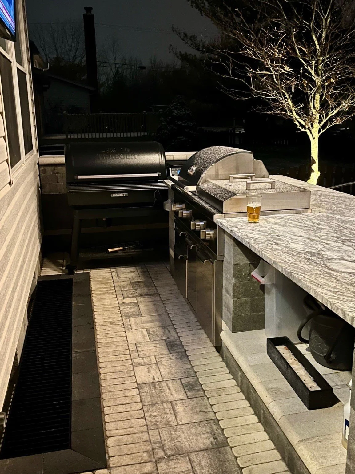 Outdoor Kitchen; Built-In Grills; Outdoor Fridge; Grill Islands — 9 ...