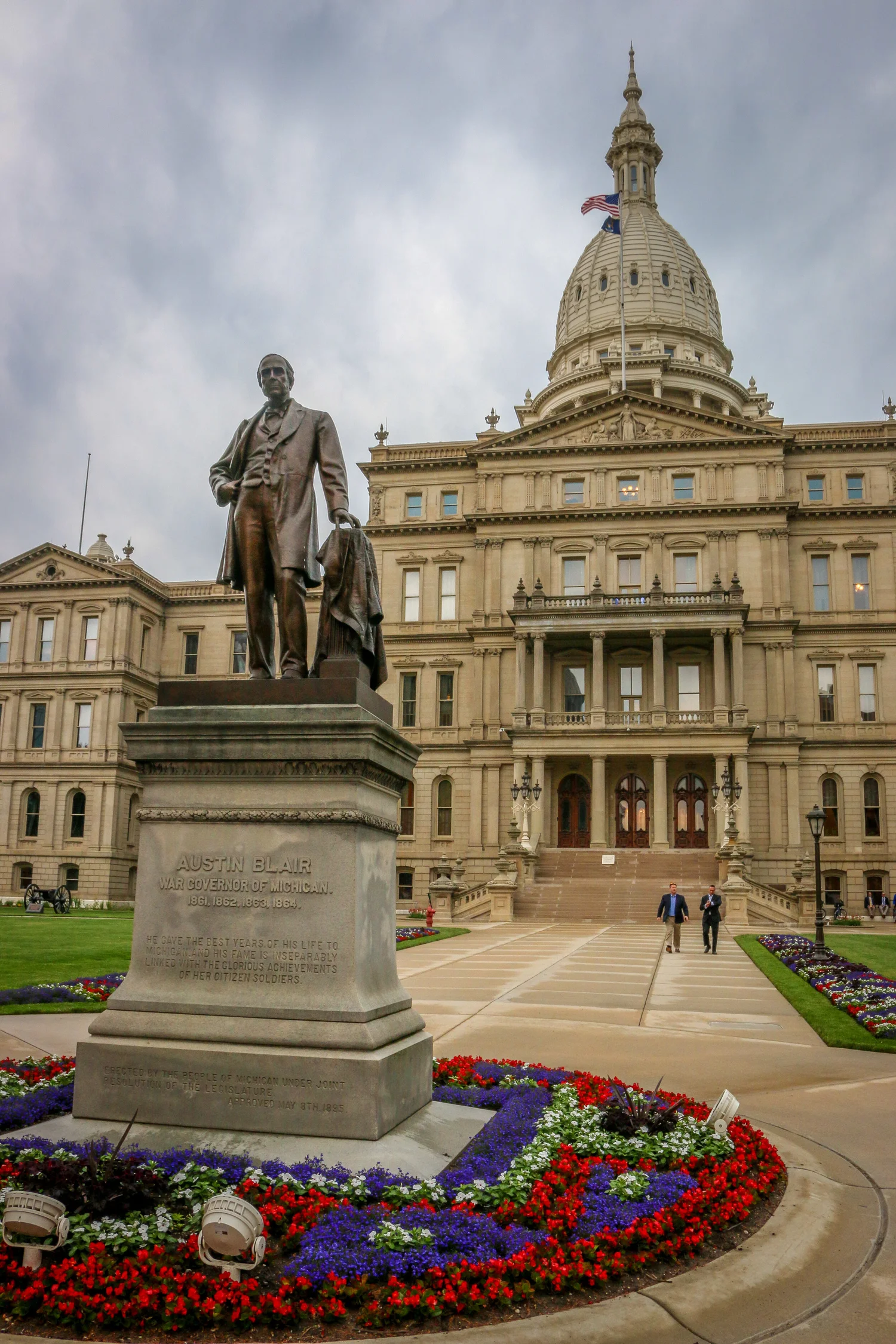 Snapshots: Michigan's State Capitol — Miles 2 Go