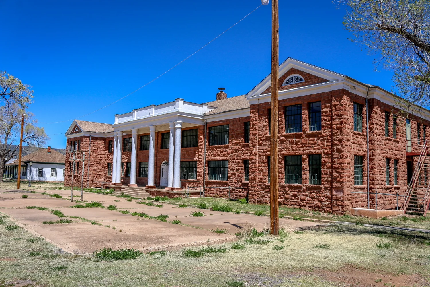 Snapshots: Fort Apache — Miles 2 Go