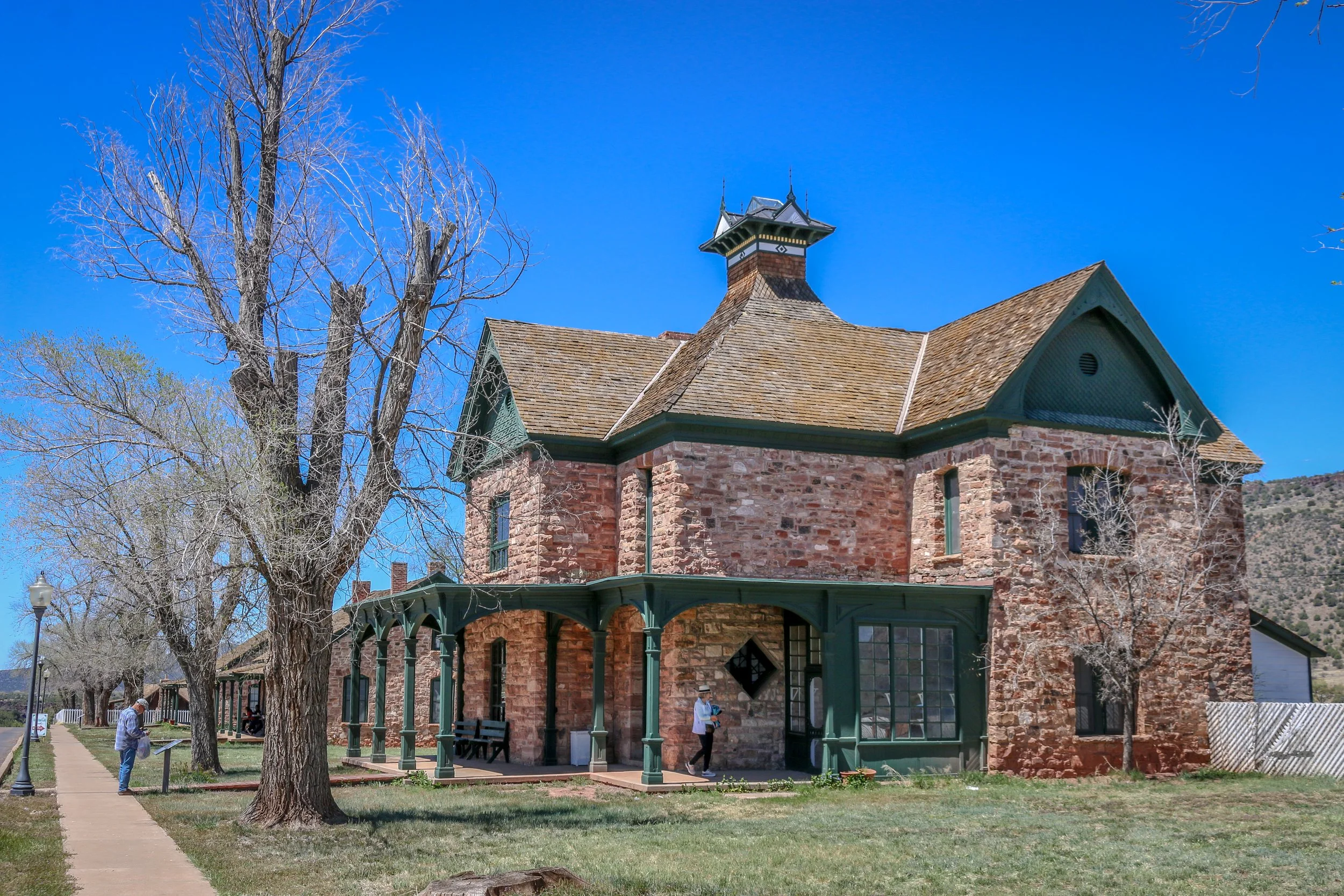 Snapshots: Fort Apache — Miles 2 Go