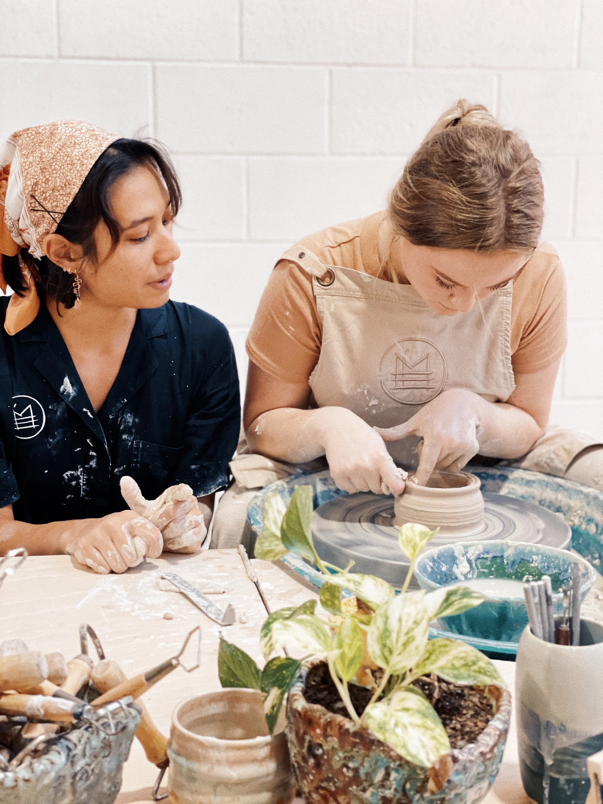 Mas & Miek Ceramic House - Try the Pottery Wheel Workshop