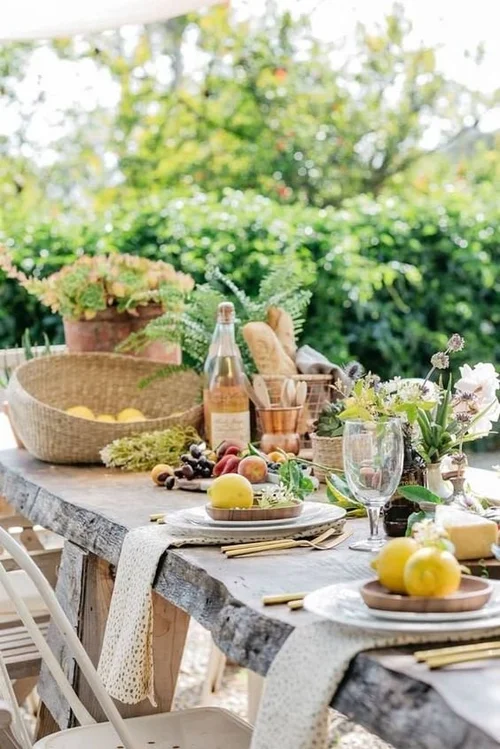 Entertaining in Style: Creating a Beautiful Outdoor Tablescape and ...