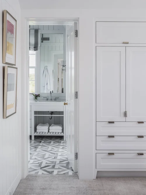 House Tour-A Traditional Nantucket Estate with a Beautiful Setting