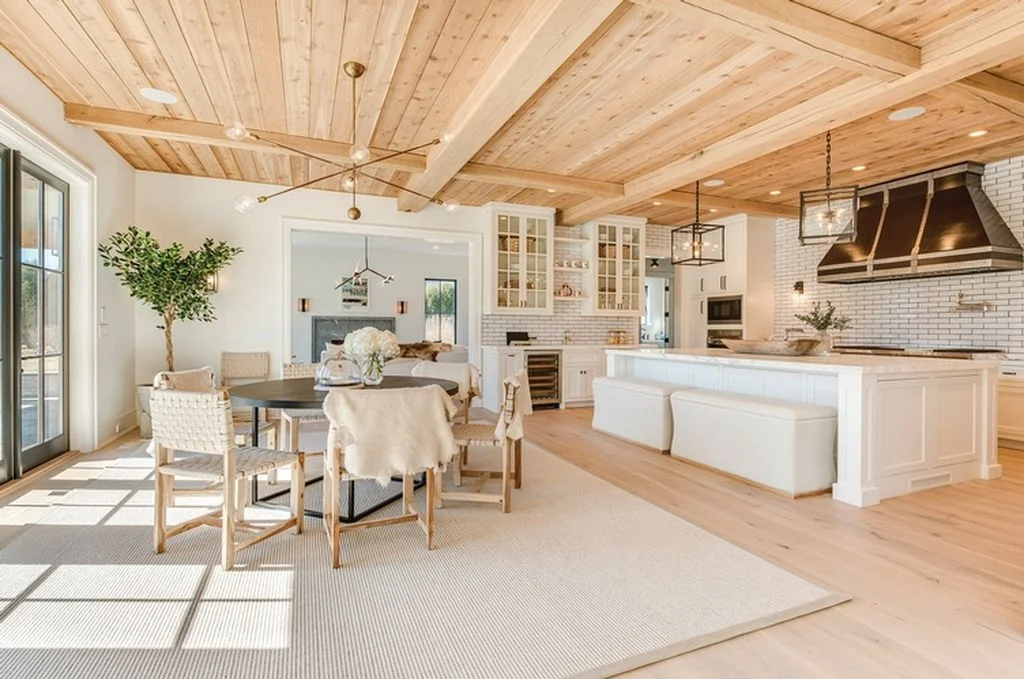 Beach Pretty House Tours: Contemporary Beach House in the Hamptons