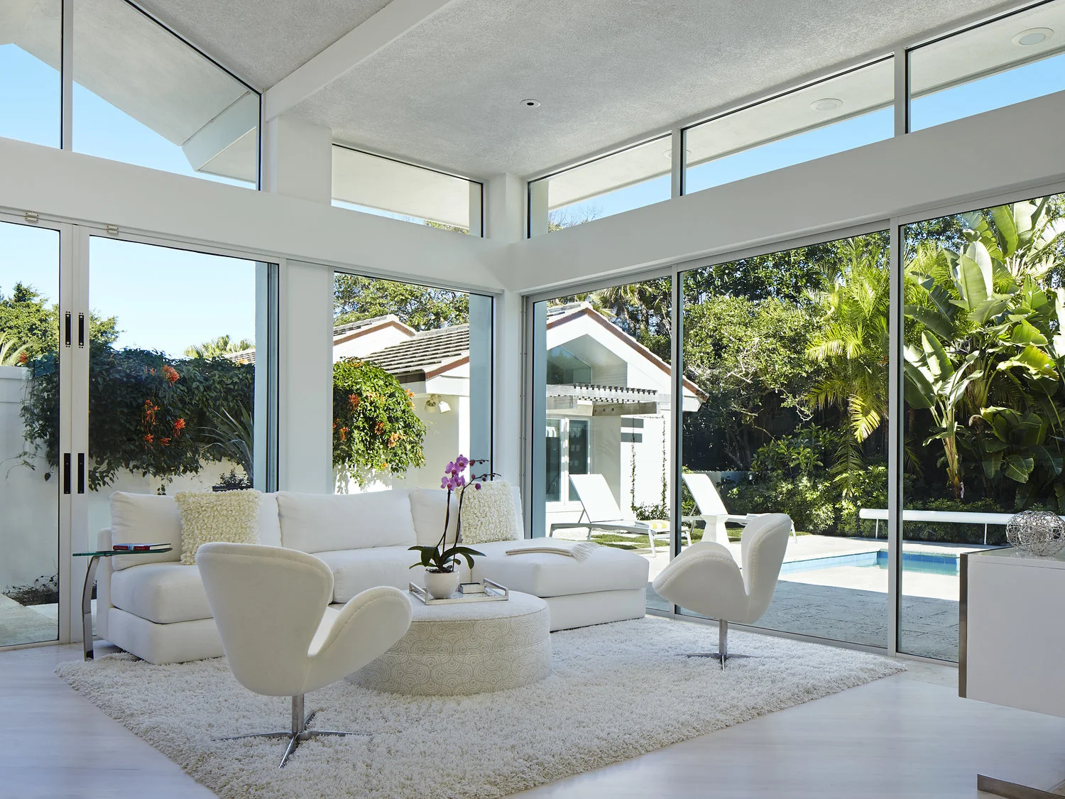 Beach Pretty House Tours-A Stunning All White House in Florida
