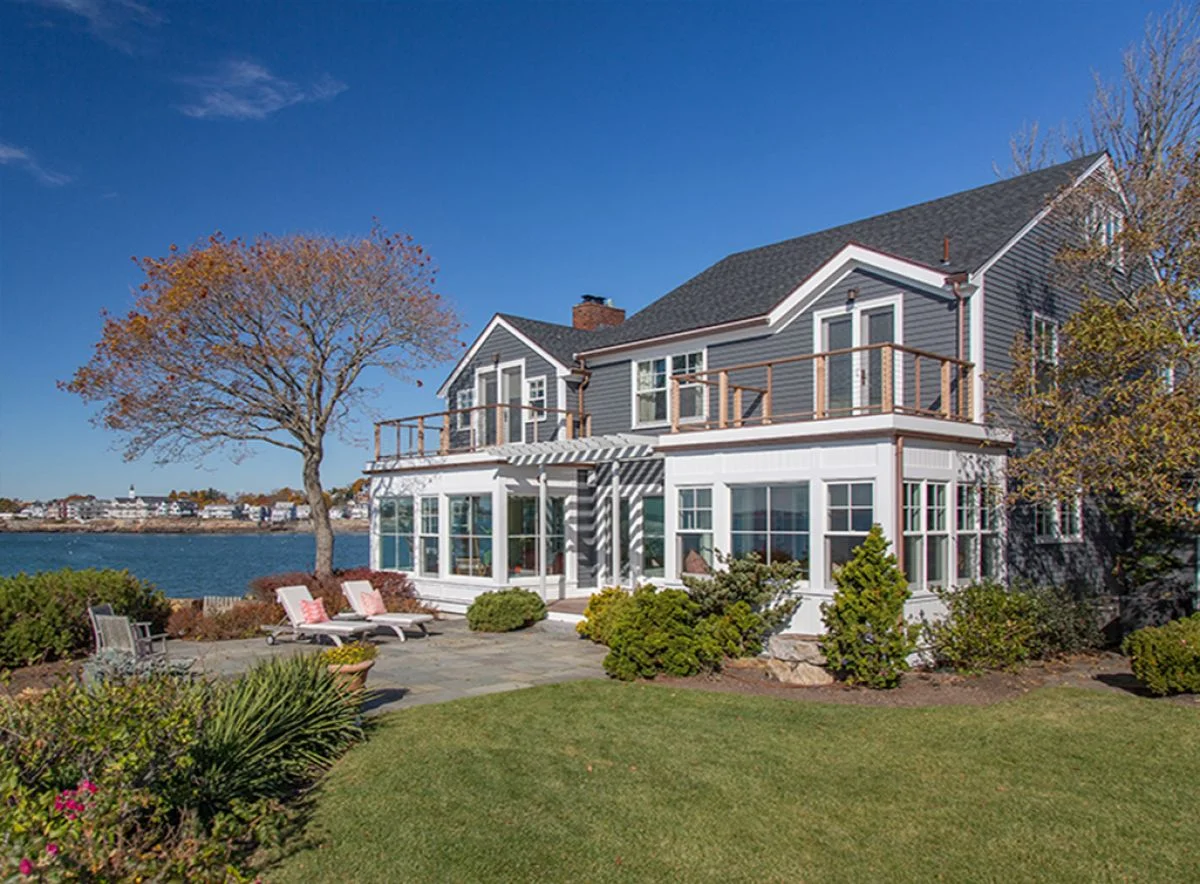 Beach House with an Endless Ocean View