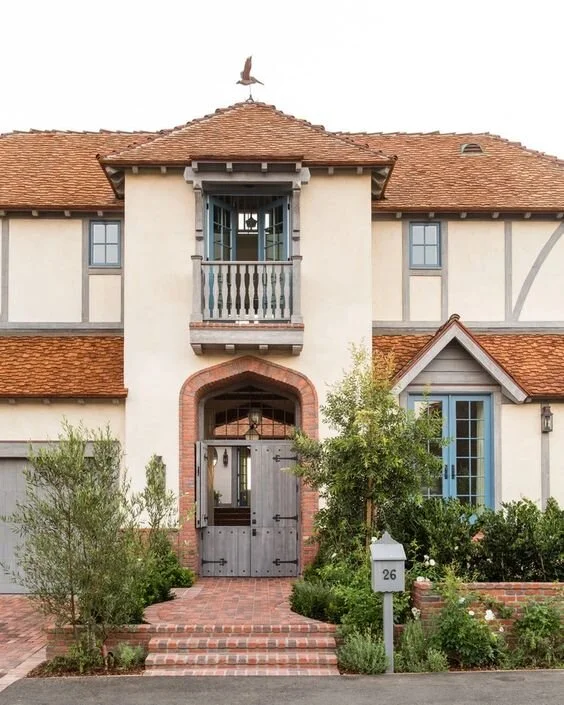 House Tour-A Gorgeous Oceanside European Farmhouse