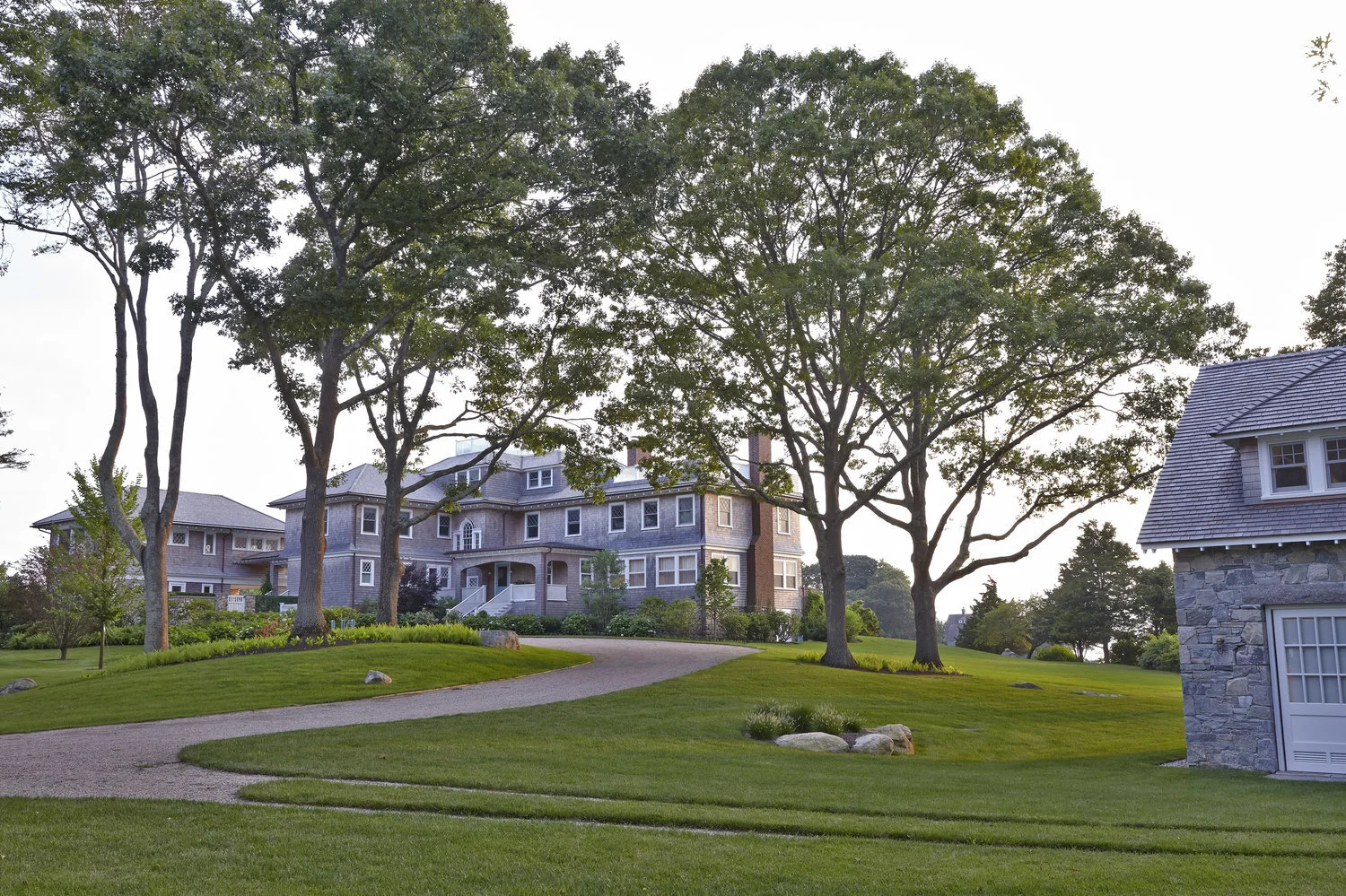 House Tour-A Simple Beauty On Cove Hill