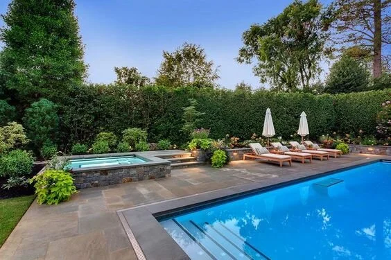Beautiful Poolside Style Inspiration