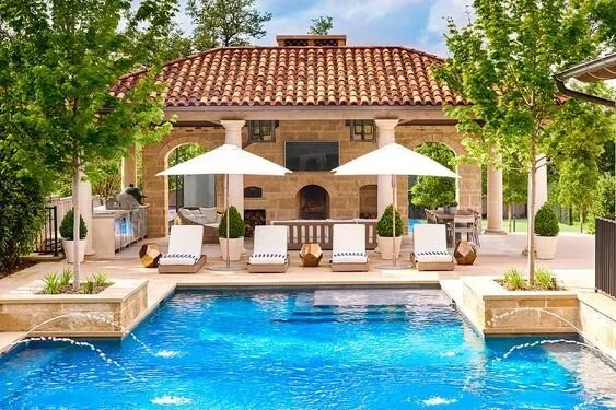 Beautiful Poolside Style Inspiration