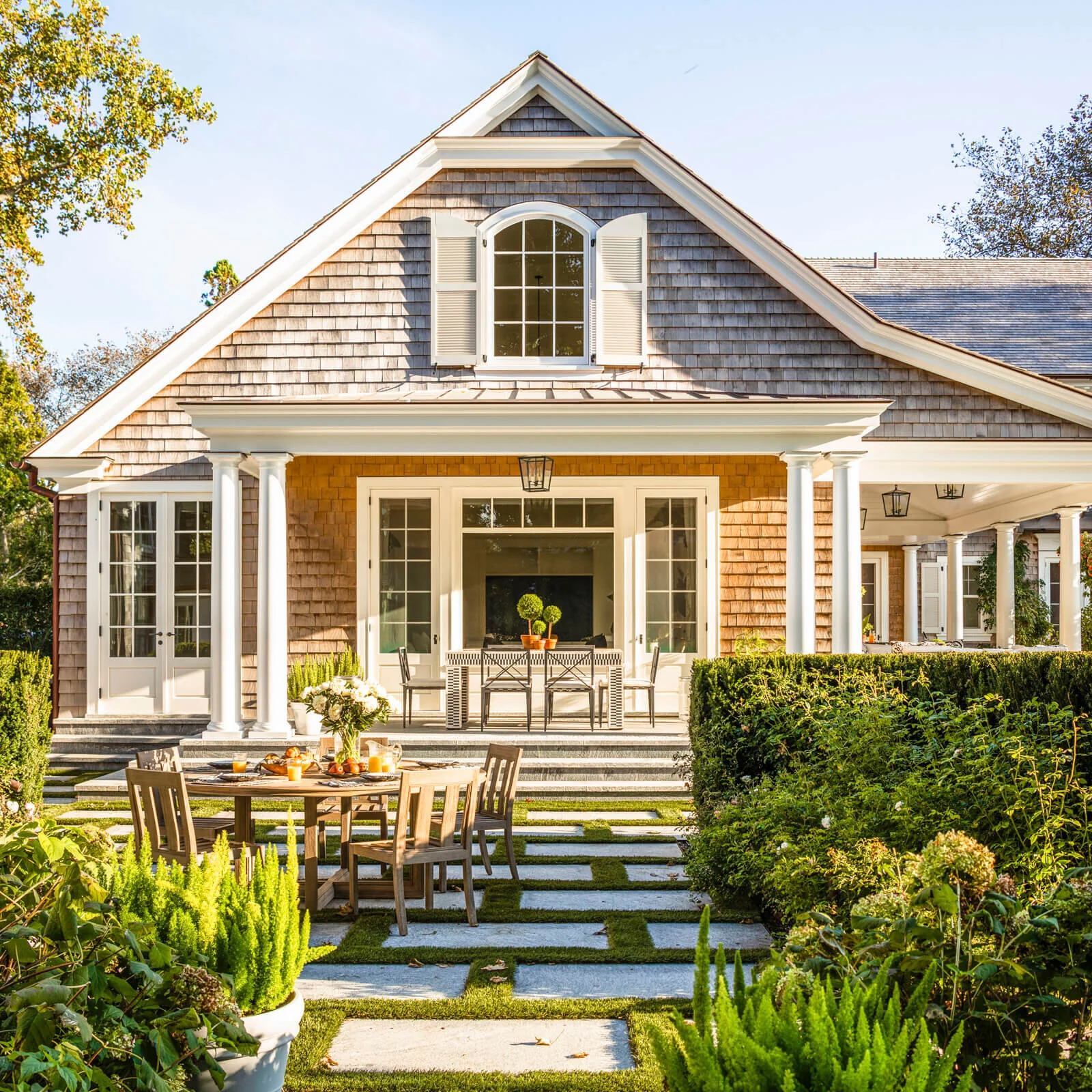 House Tour-A Classic Beautiful Beach House on Lily Pond Lane