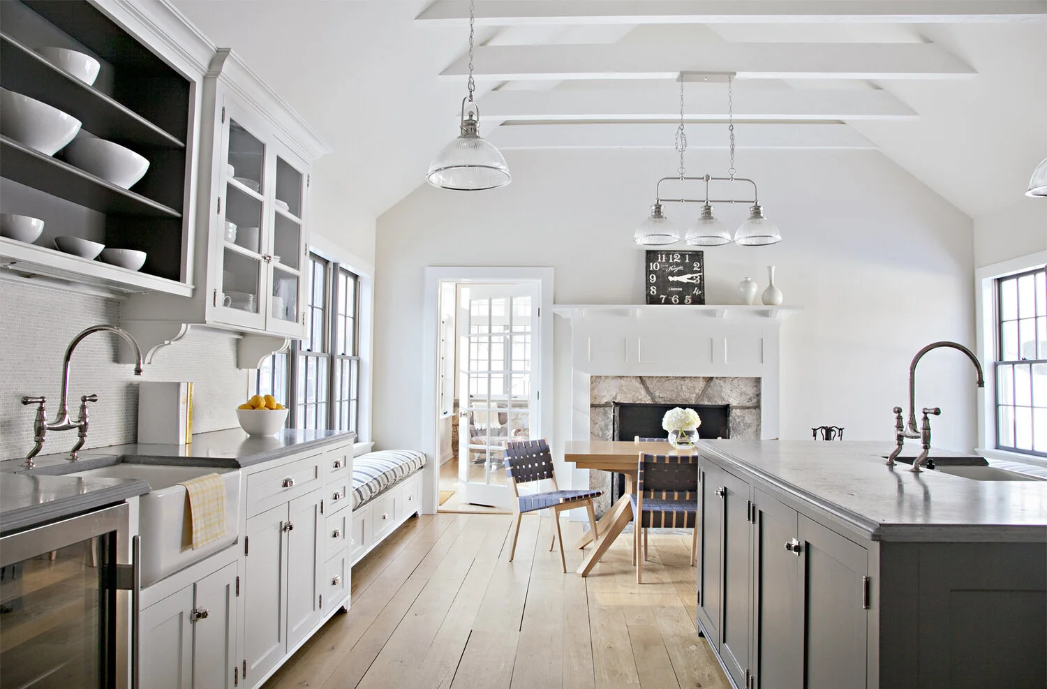 House Tour-A Simply Pretty Home