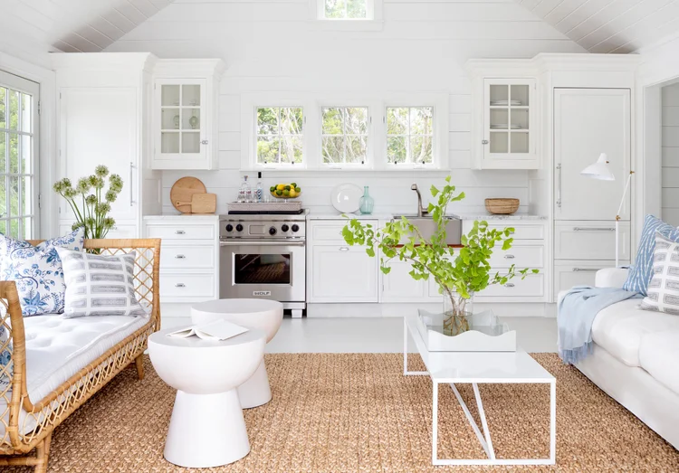 House Tour-A Flawless Coastal Beach Cottage on Nantucket