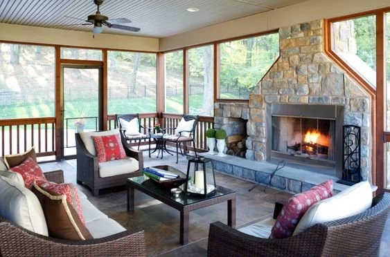 10 Lakeside Porch Ideas
