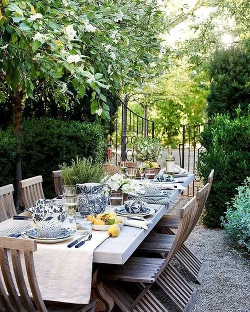 Entertaining in Style: Creating a Beautiful Outdoor Tablescape and ...