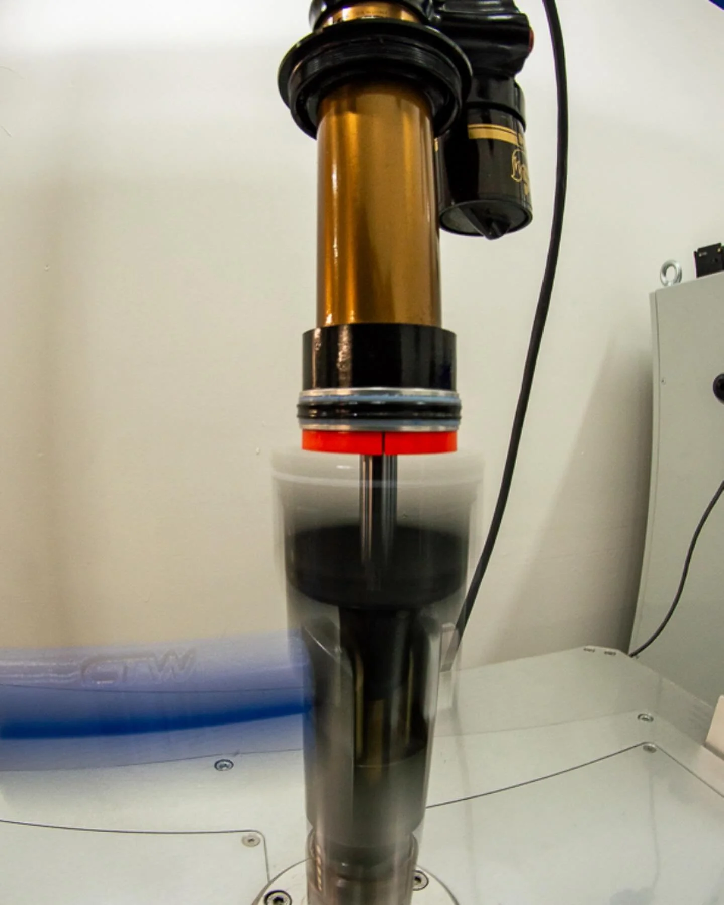 Fluid Focus :: Full service mountain bike suspension service center ...