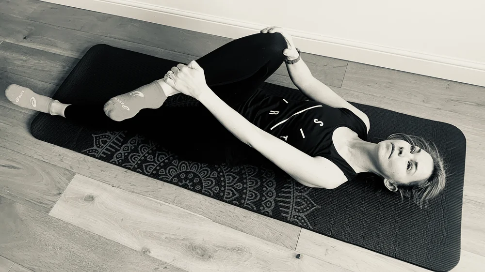 Top 3 Physiotherapy Exercises For Knee Pain - With Pictures