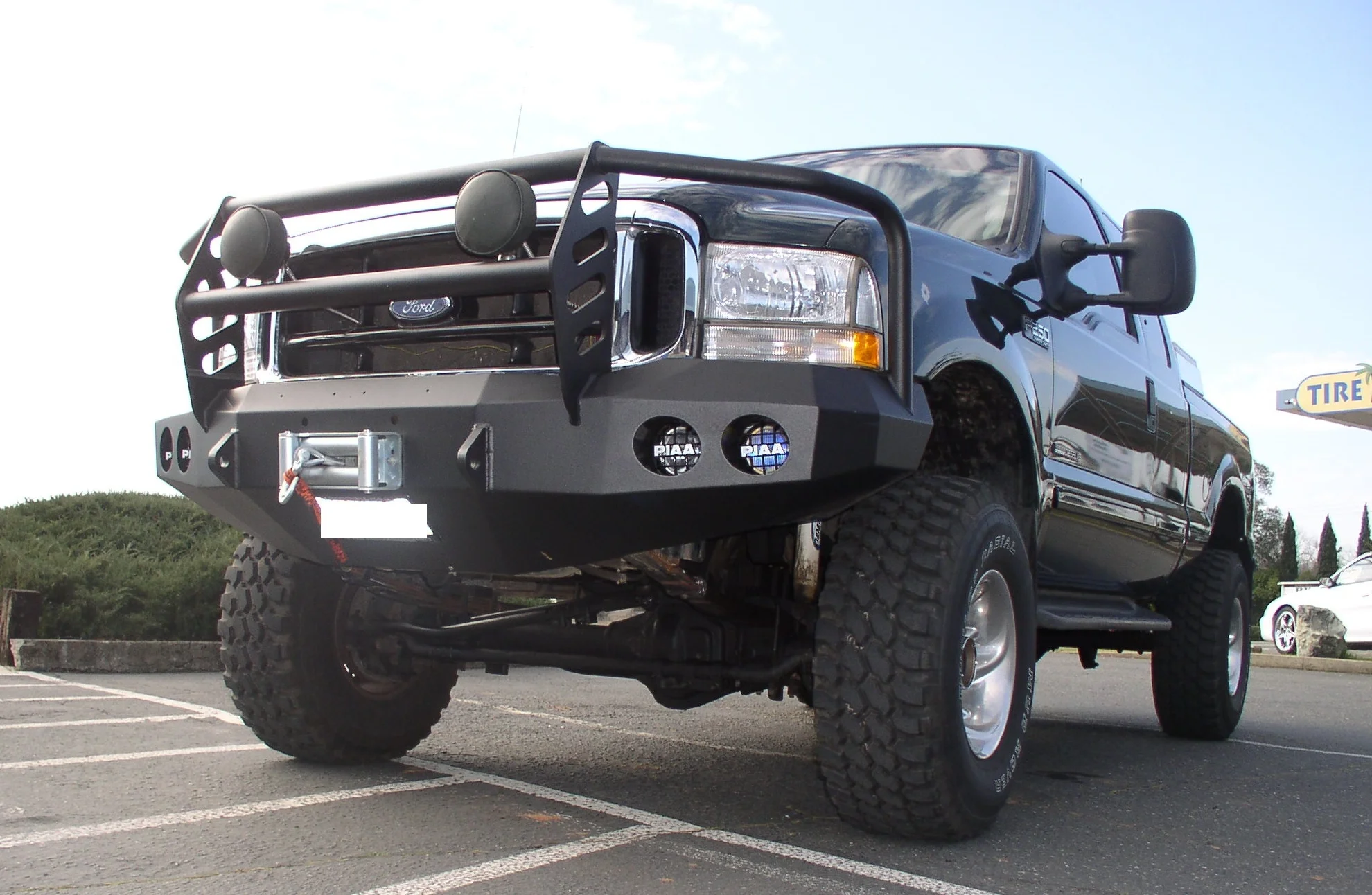 Ford/F-250/350/1999-2004/Front — Winch Ready Bumpers