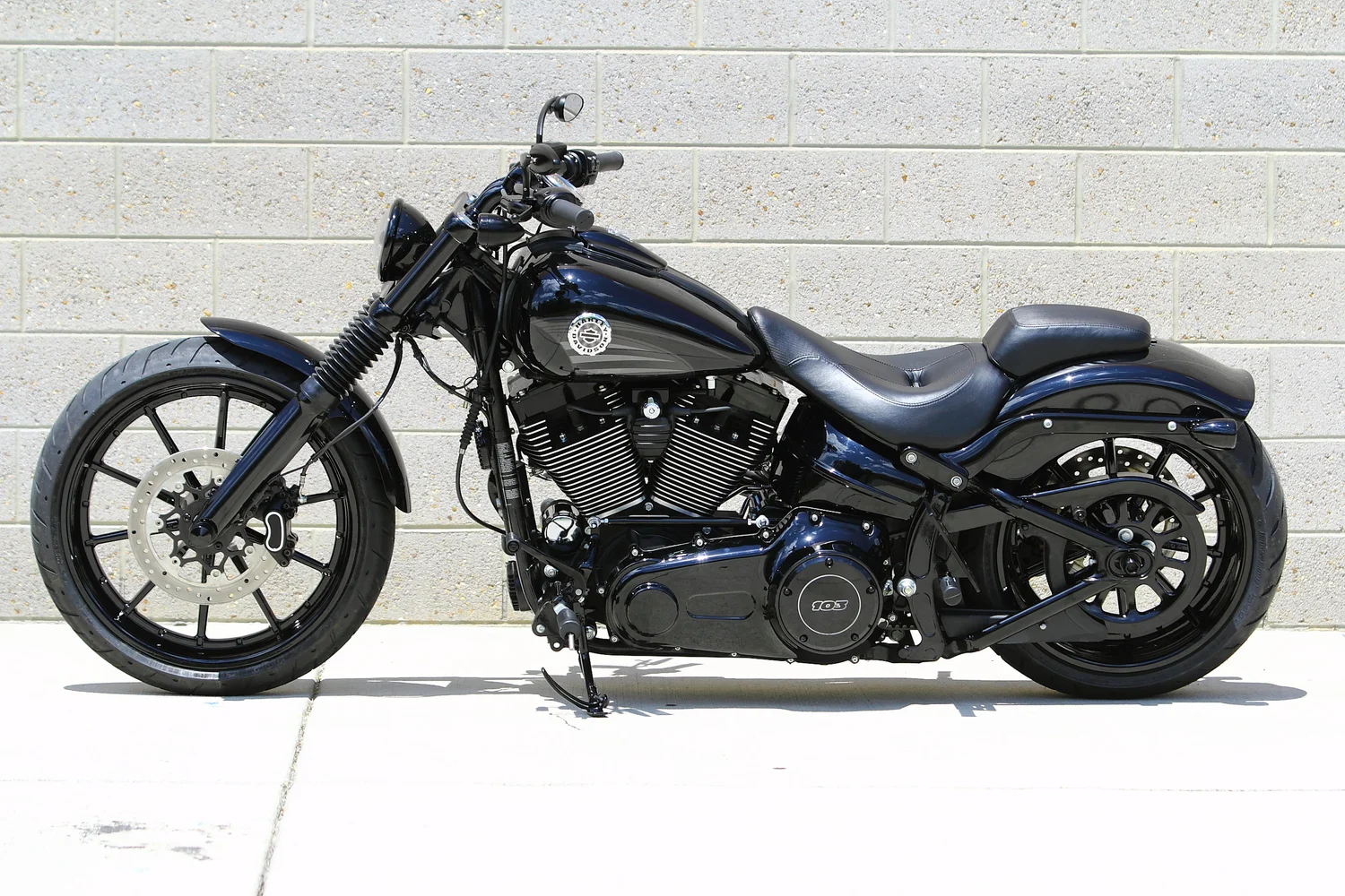 Harley Breakout Blacked Out Offer Online | www.pinnaxis.com