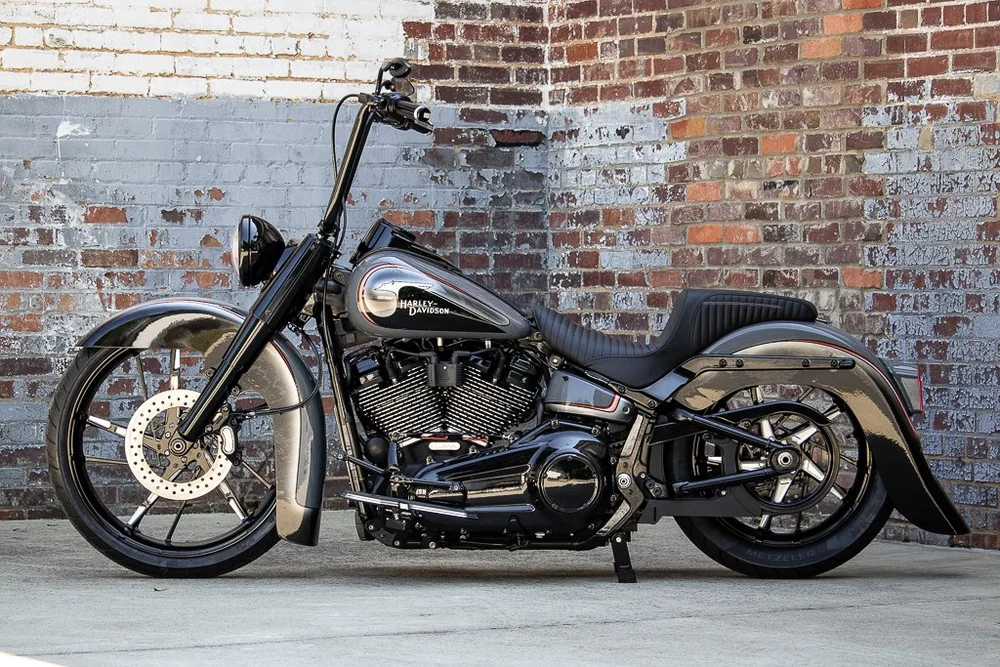 ALYSSA'S BAD ASS SOFTAIL DELUXE HOT ROD M8 SOFTAIL — SOUTHEAST CUSTOM ...
