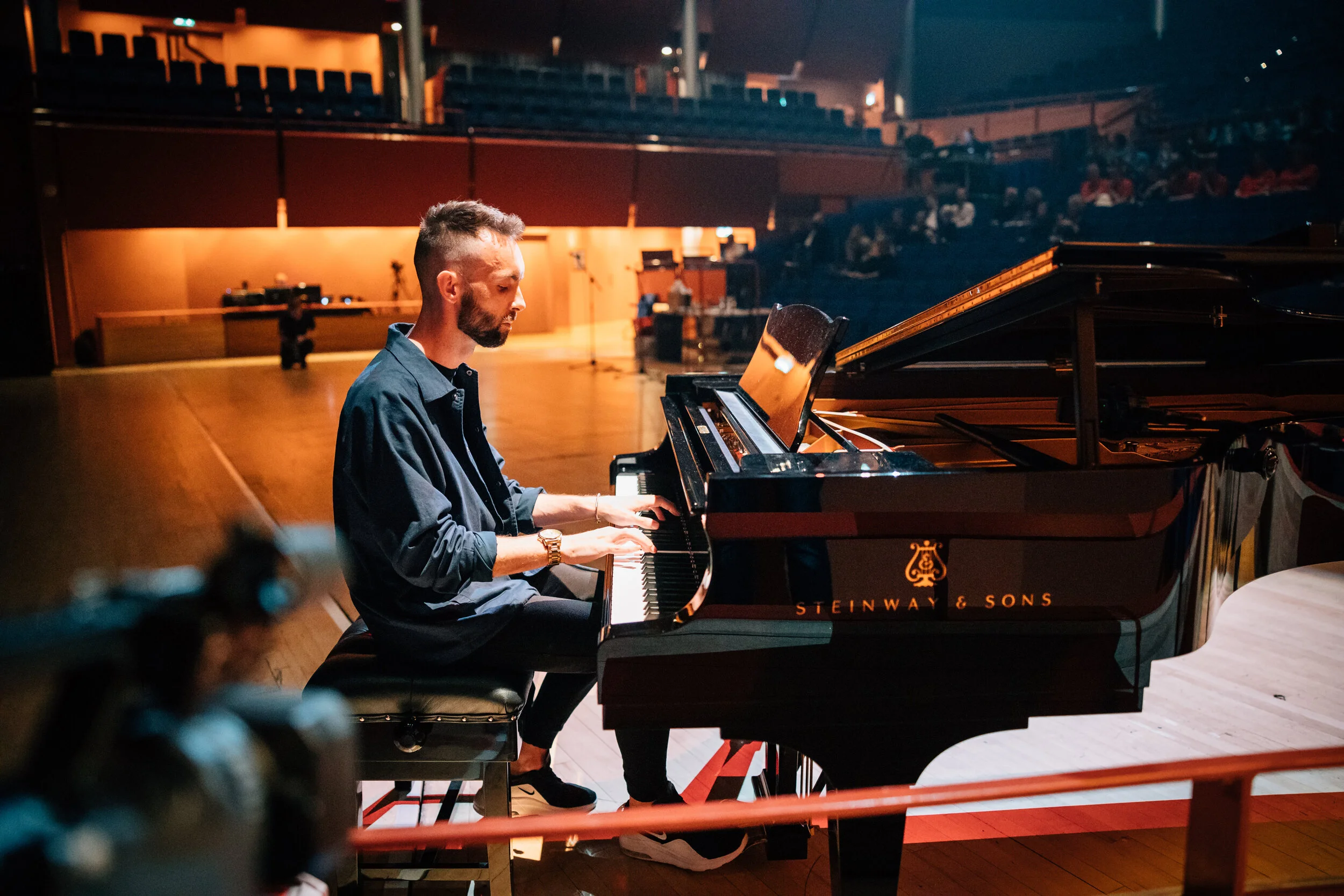 GALLERY — Lewis Bolland Music