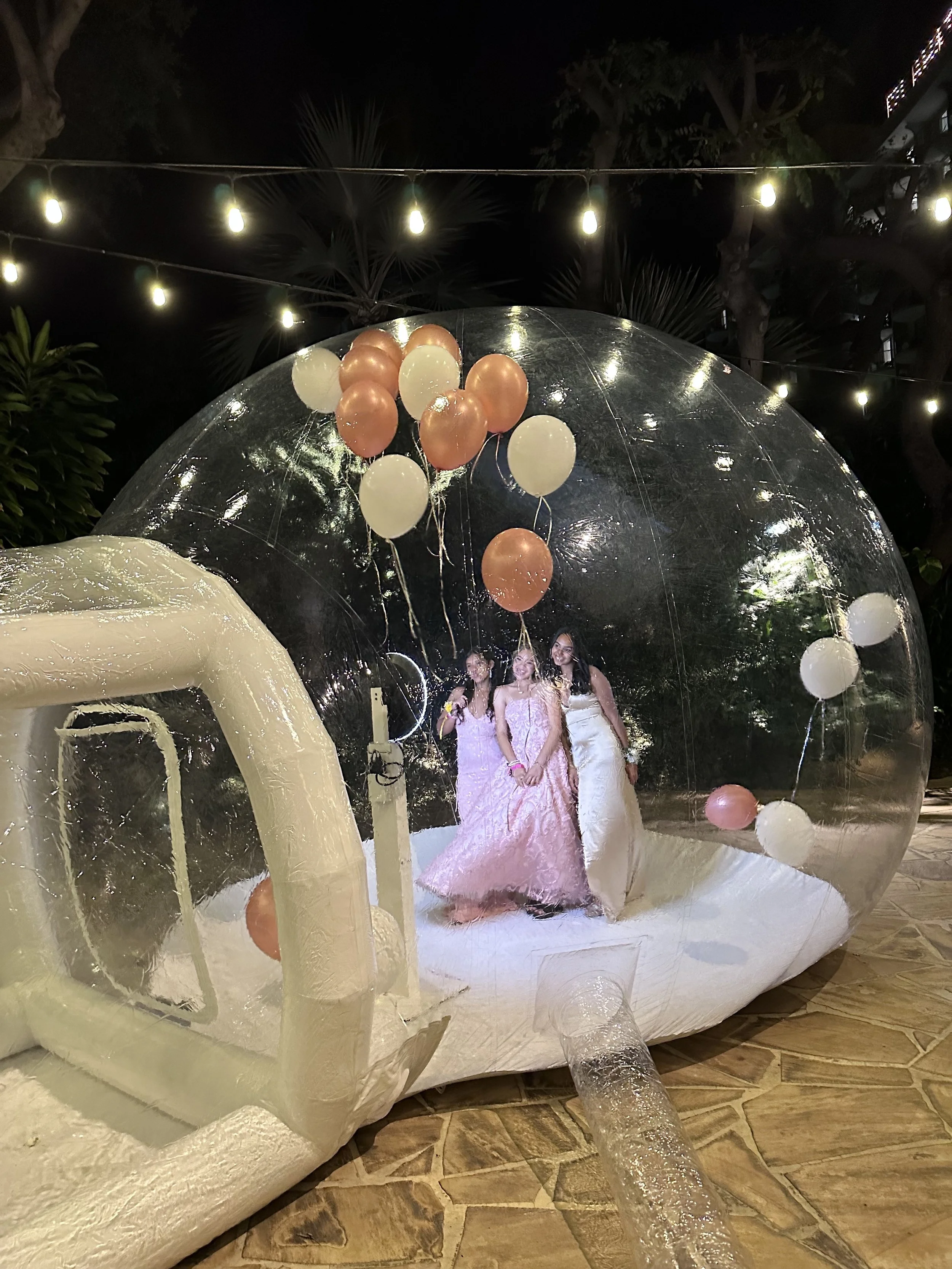 Modern Luxury Photobooth Rentals for Maui Hawaii | Spotlight Photobooth Company