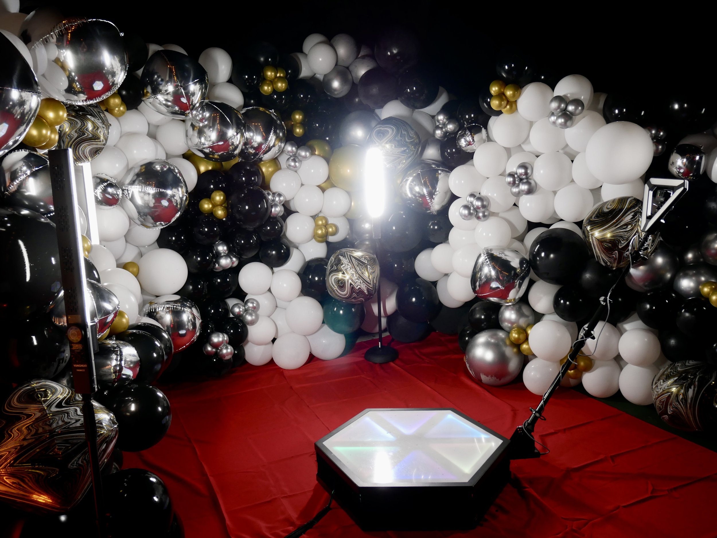 Modern Luxury Photobooth Rentals for Maui Hawaii | Spotlight Photobooth ...